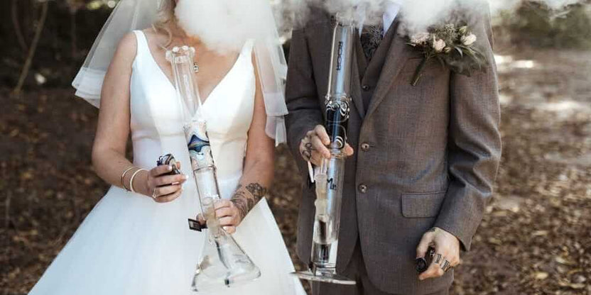 10 Best Big Bongs | Long Bongs | Weed Republic